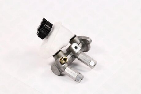 Головний тормозной ціліндр (вир-во) GM 427225 - автозапчасти Detaler